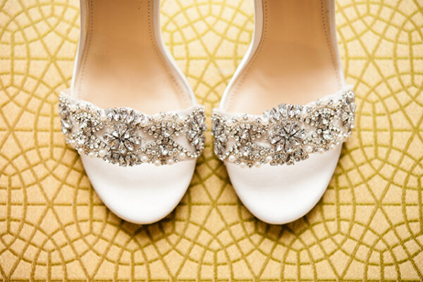 Shekia and Melvin's Lovely Pennsylvania Inn Wedding -Munaluchi Bride