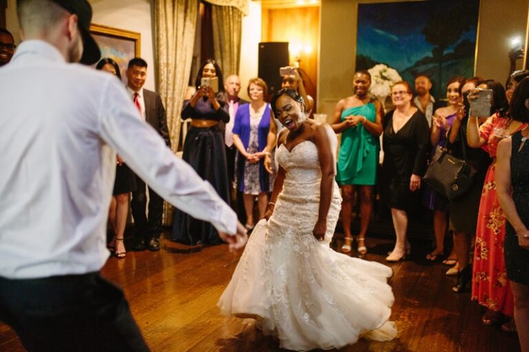 Shemeka and Michael's Sophisticated Wedding in Toronto -Munaluchi Bride