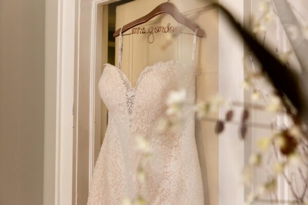 Allison and Rhys' Charming Cherry Blossom Wedding in New York ...
