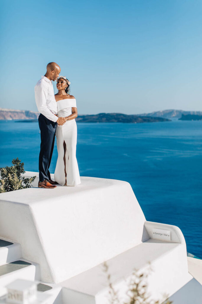 Reanne and LeVar's Perfectly Scenic Santorini Anniversary -Munaluchi Bride