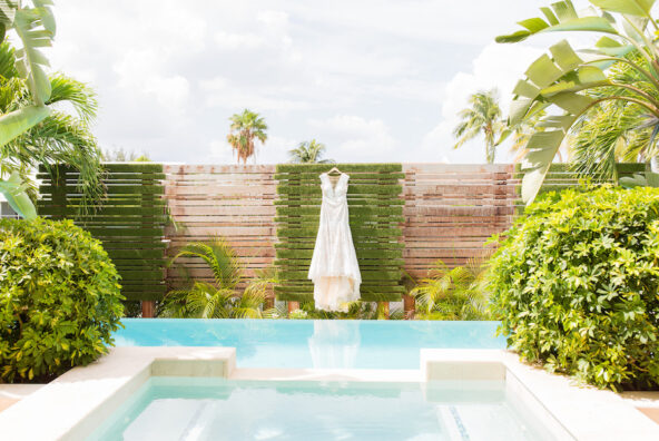 Ria and Kevol's Intimate Destination Wedding in Grand Cayman -Munaluchi ...