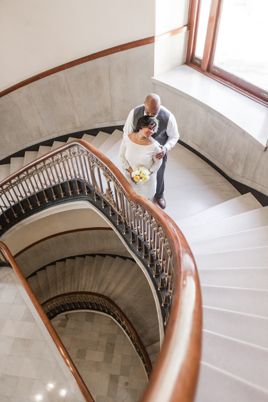 10 Beautiful and Intimate City Hall and Courthouse Weddings - Munaluchi ...