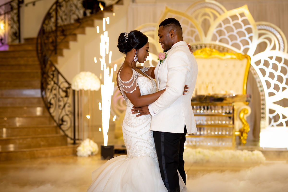 Dreamy Garden Wedding in Connecticut - Munaluchi Bride