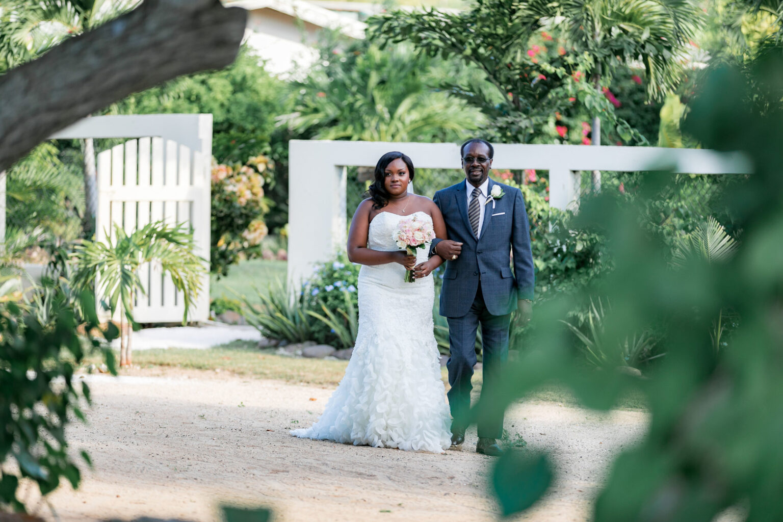 Chic & Intimate Destination Wedding in Jamaica - Munaluchi Bride
