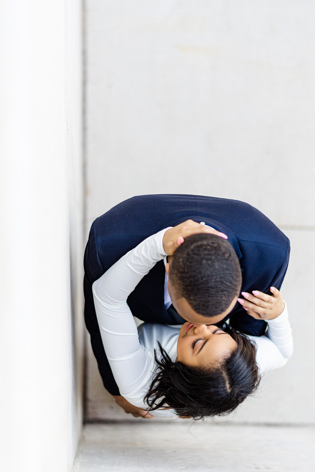 Elegant and Charming Engagement Session in Virginia - Munaluchi Bride