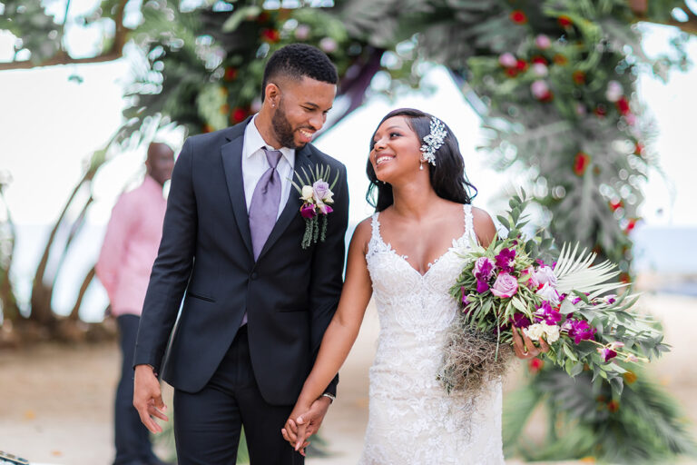 Island Dream: Destination Micro-Wedding Inspiration - Munaluchi Bride