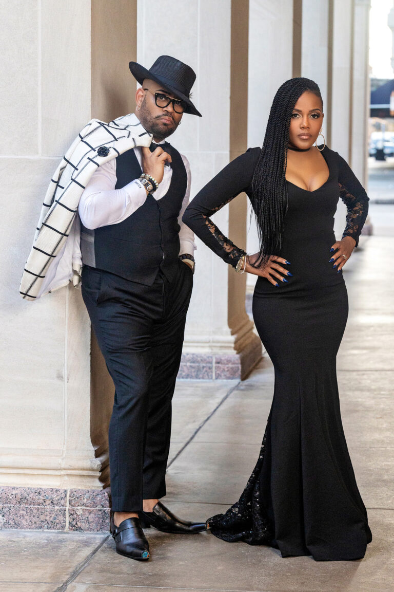 Chic in the City Engagement Session in Downtown Houston - Munaluchi Bride