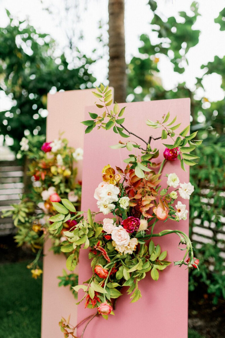 Colorful and Artsy Wedding Inspiration - Munaluchi Bride