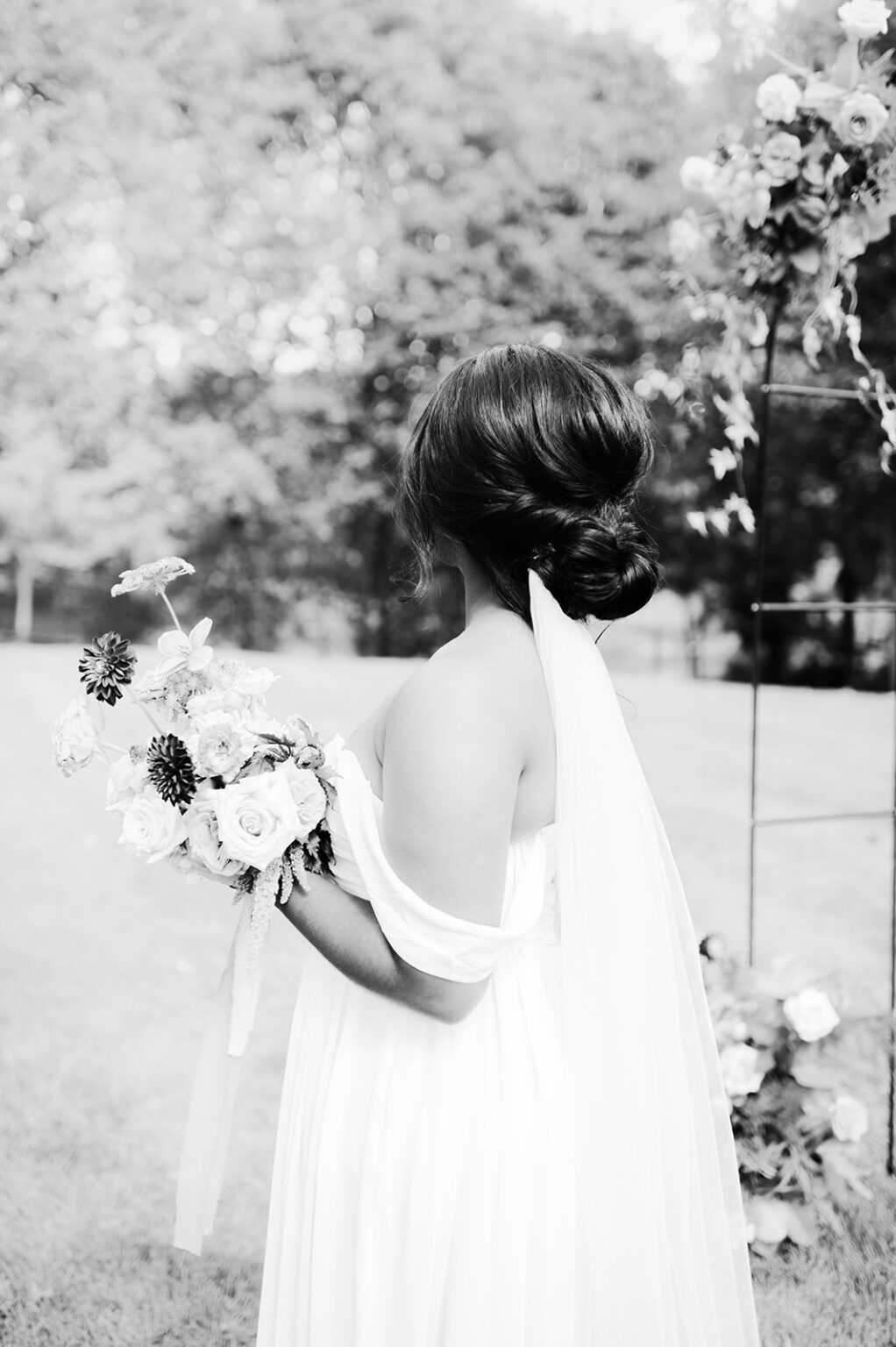 romantic outdoor wedding photoshoot for spring summer 2021