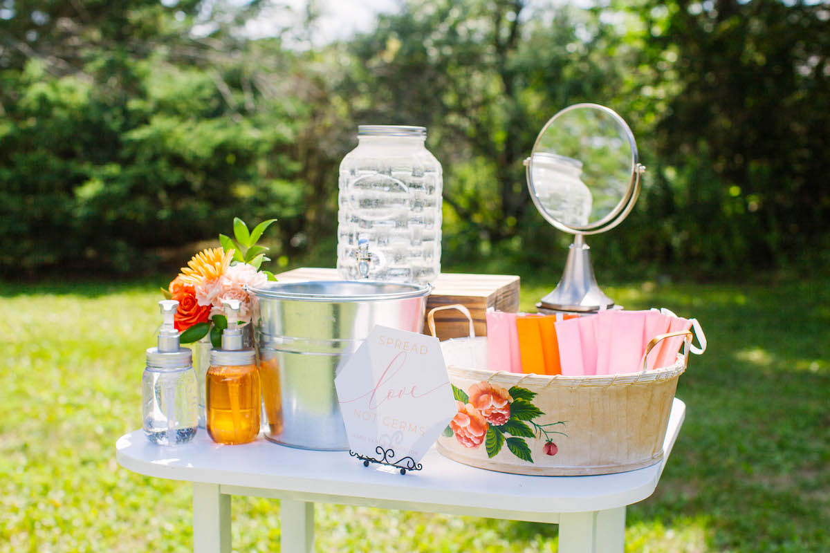 Summer Chic Wedding Inspiration - Munaluchi Bride