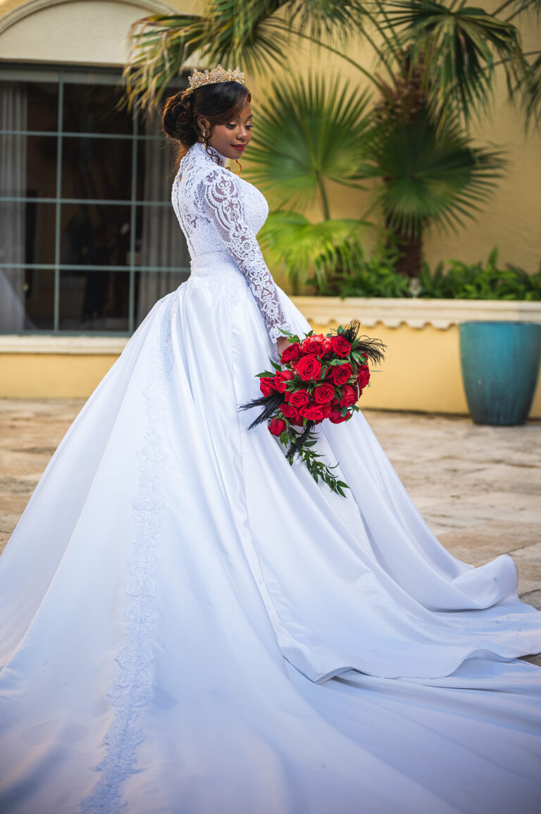 Bold Red and Black Wedding in Boynton Beach, Florida - Munaluchi Bride