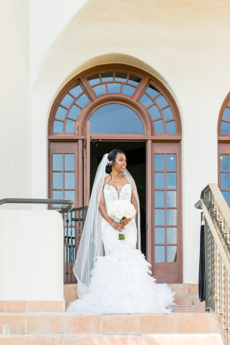 Romantic Fairytale Wedding: "The Miller Experience" - Munaluchi Bride