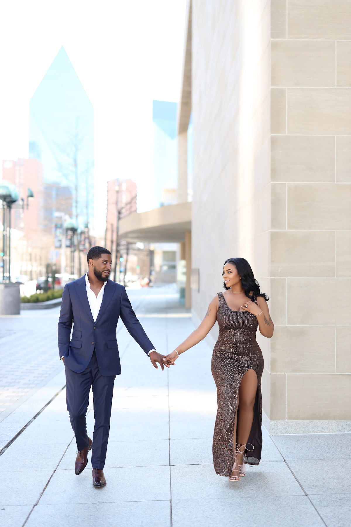Classy Engagement Session in Downtown Dallas, Texas - Munaluchi Bride