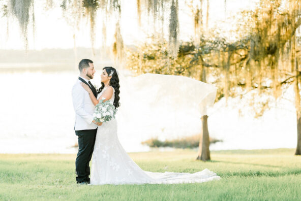 Elegant Florida Wedding Celebrates Love & Family - Munaluchi Bride
