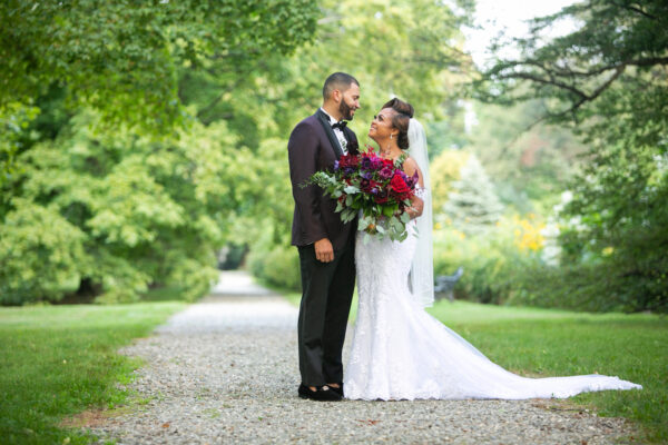 Blooming Summer Wedding in the Hudson Valley - Munaluchi Bride