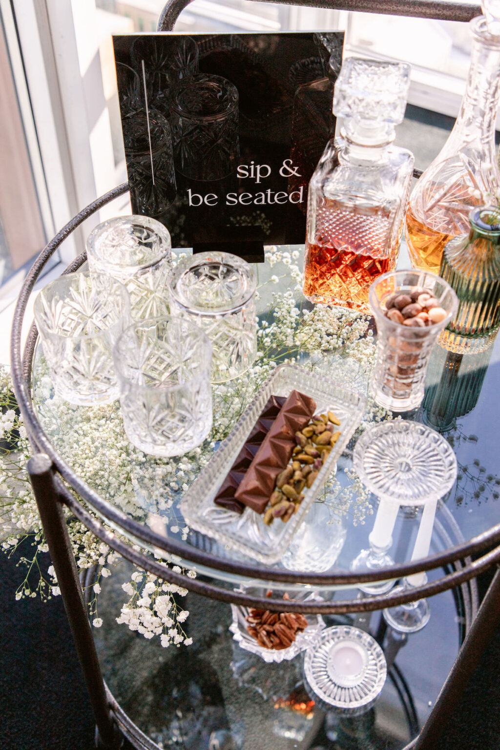Chic Noir Styled Shoot in Toronto, Canada - Munaluchi Bride