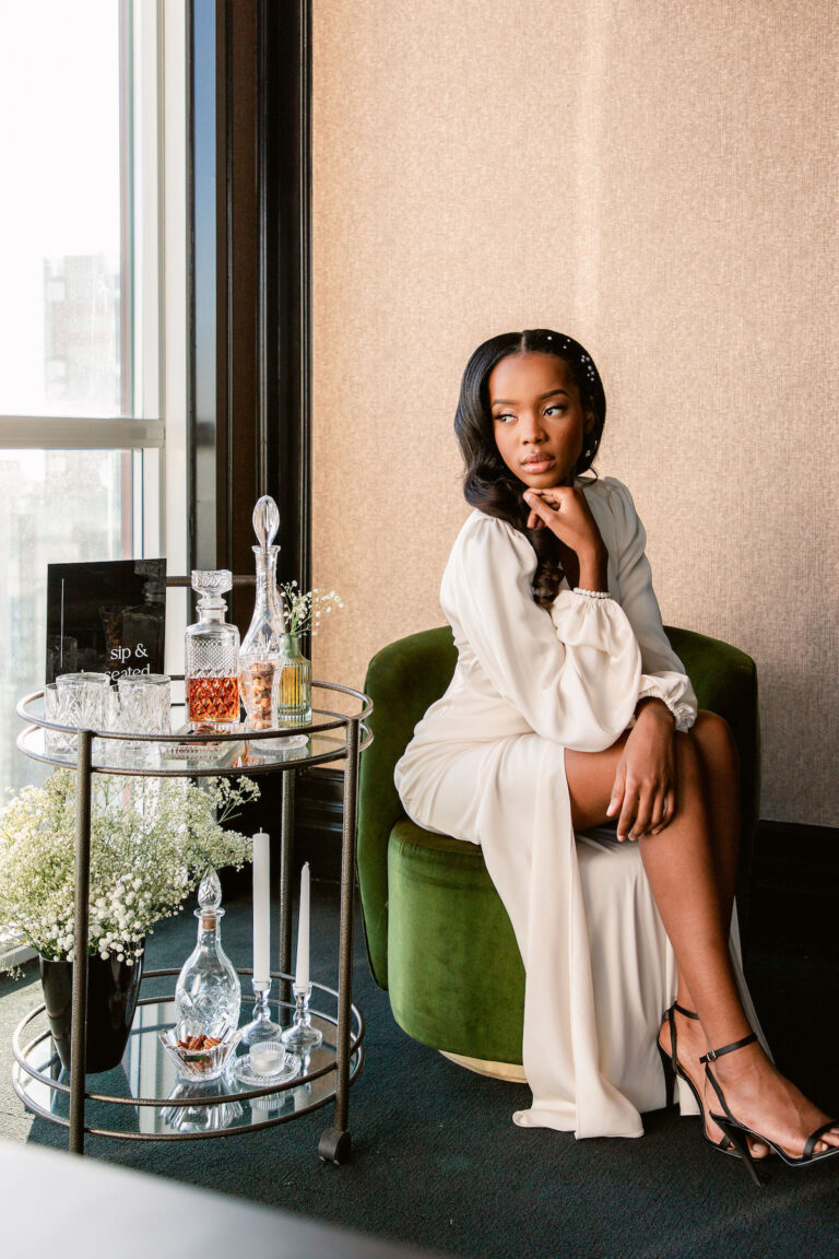 Chic Noir Styled Shoot in Toronto, Canada - Munaluchi Bride