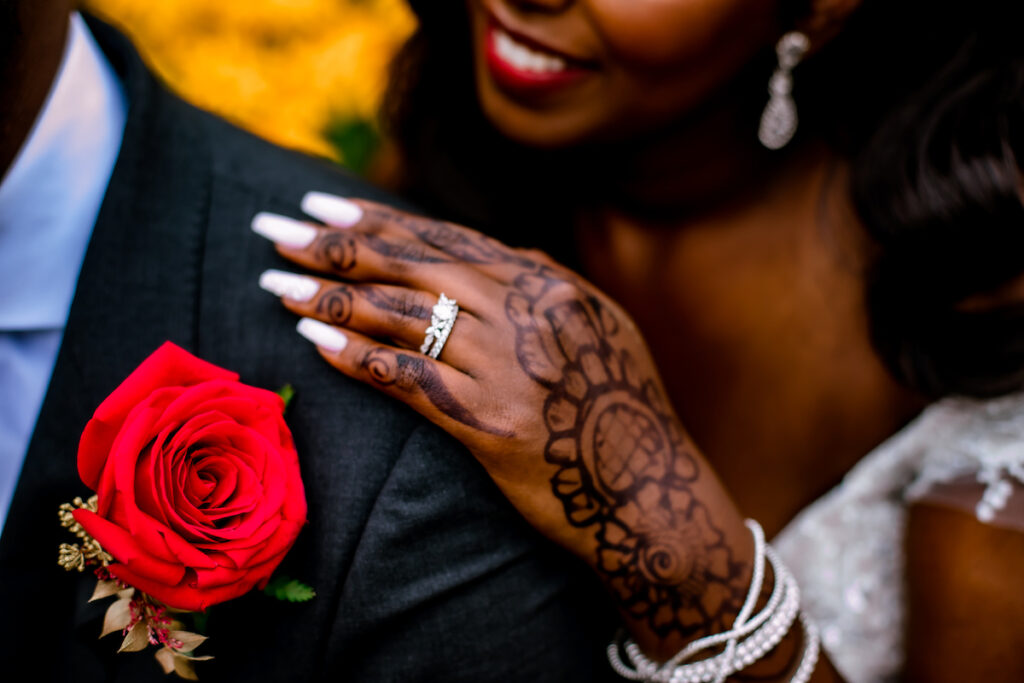 "Red Hot Romance" Themed Micro Wedding in Ontario, Canada - Munaluchi Bride