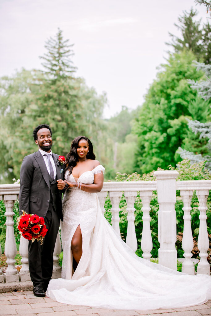 "Red Hot Romance" Themed Micro Wedding in Ontario, Canada - Munaluchi Bride