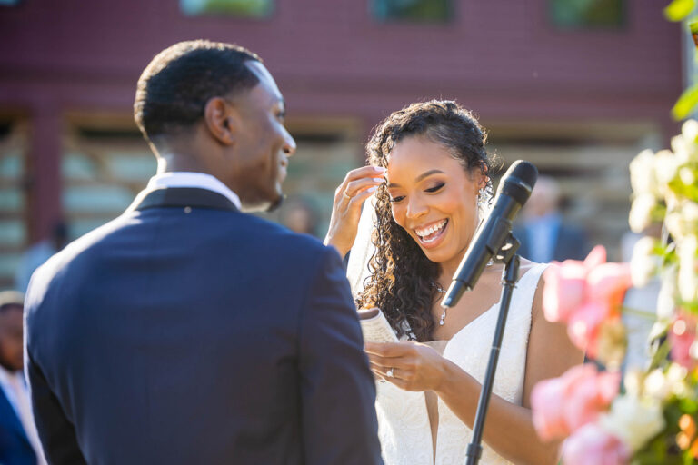 Chic Barn Wedding in Groton, Massachusetts - Munaluchi Bride