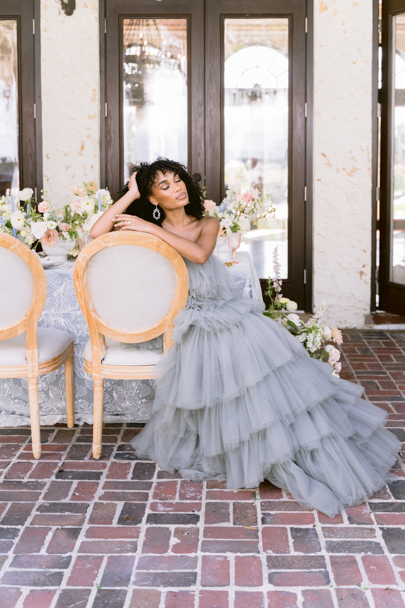 Sultry & Sweet Styled Bridal Shoot in Lake Wales, Florida - Munaluchi Bride