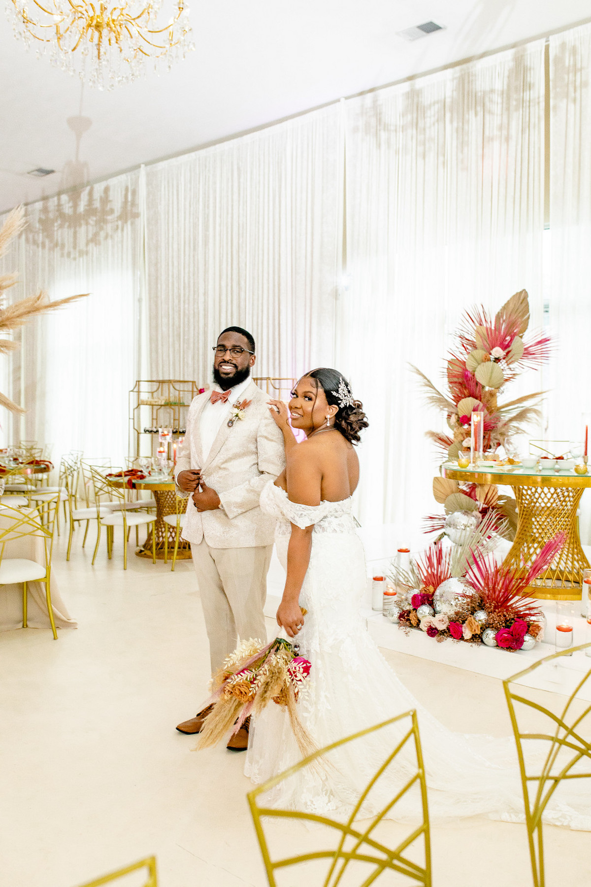 Sarah and Chris put Their 'Love on Top' at Their Beyoncé Inspired Boho ...