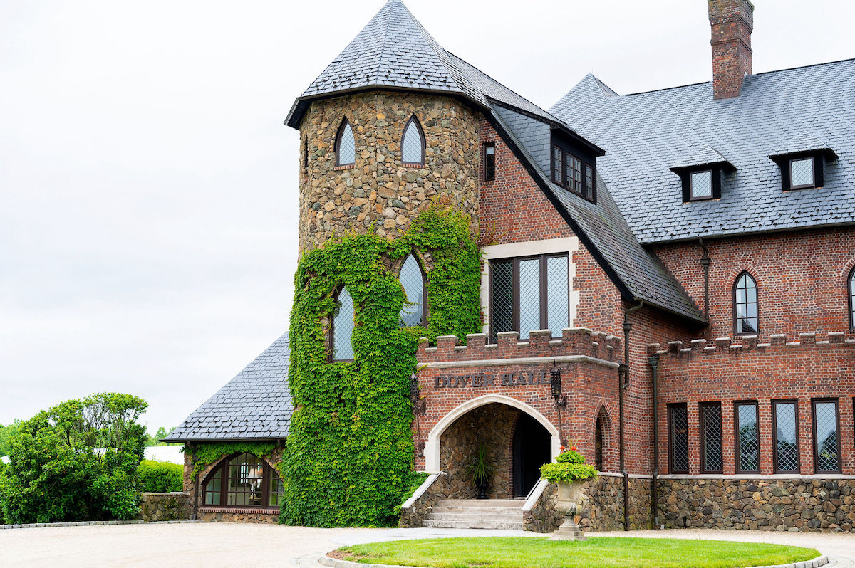 Enchanting Styled Shoot at Dover Hall Castle Exudes Timeless Elegance ...